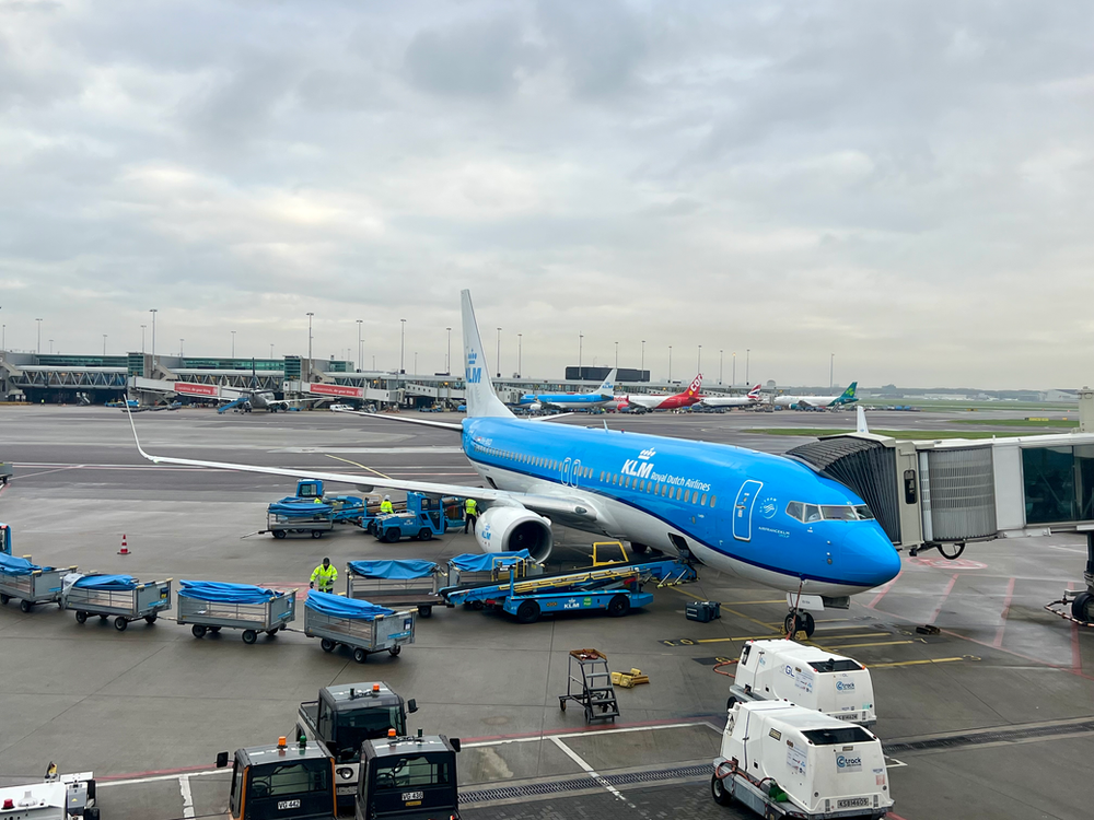 Review: American Airlines Admirals Club Concourse C Charlotte (CLT ...