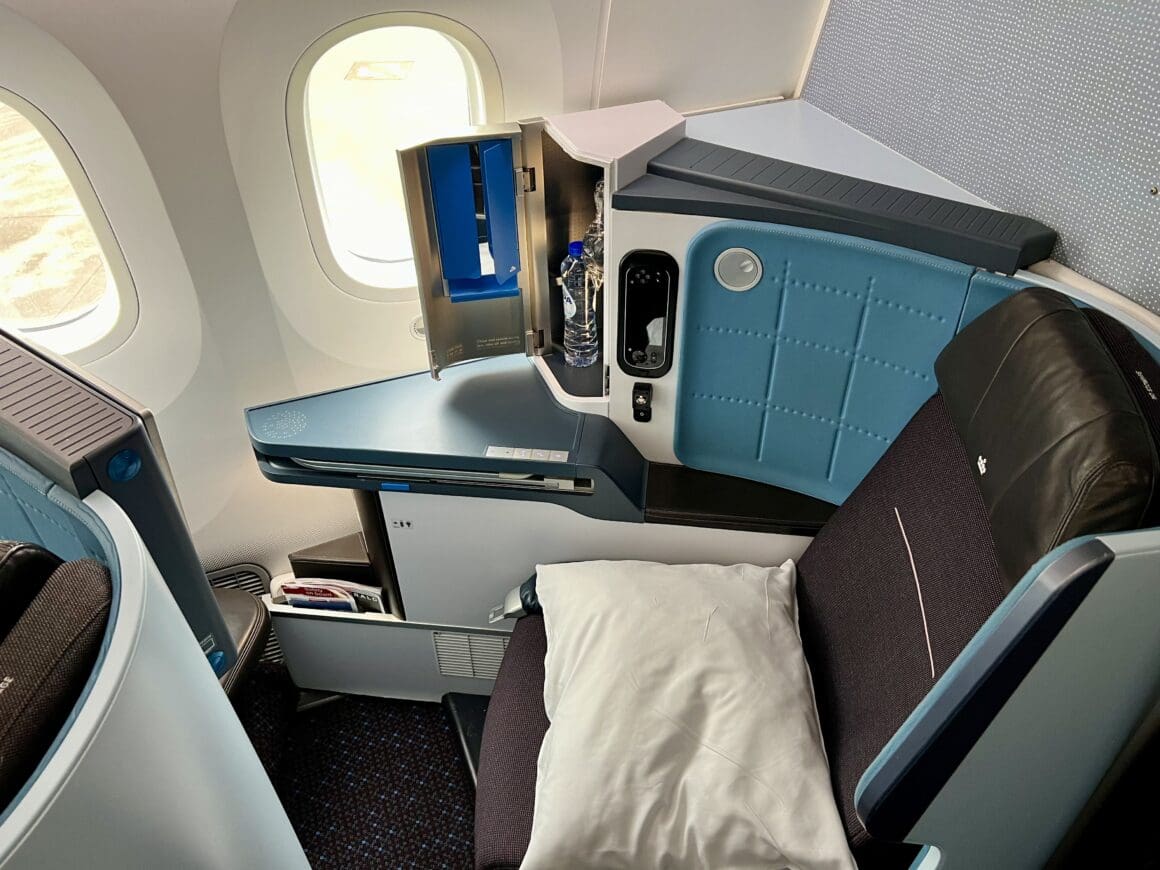 Review: KLM Boeing 787-9 Business Class - ATX Jetsetter