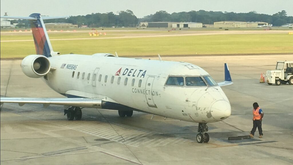 Delta Brings the CRJ-200 Back Into Service this Summer - ATX Jetsetter
