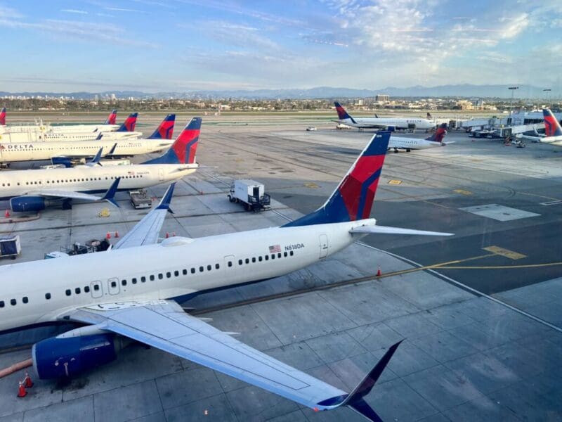 Review: American Airlines Admirals Club Concourse C Charlotte (CLT ...