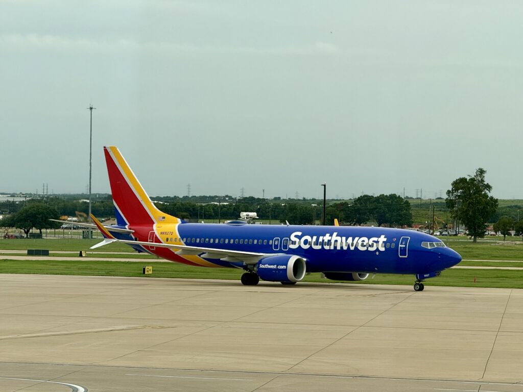 Review: United Boeing 737-800 First Class (AUS-DEN) - ATX Jetsetter