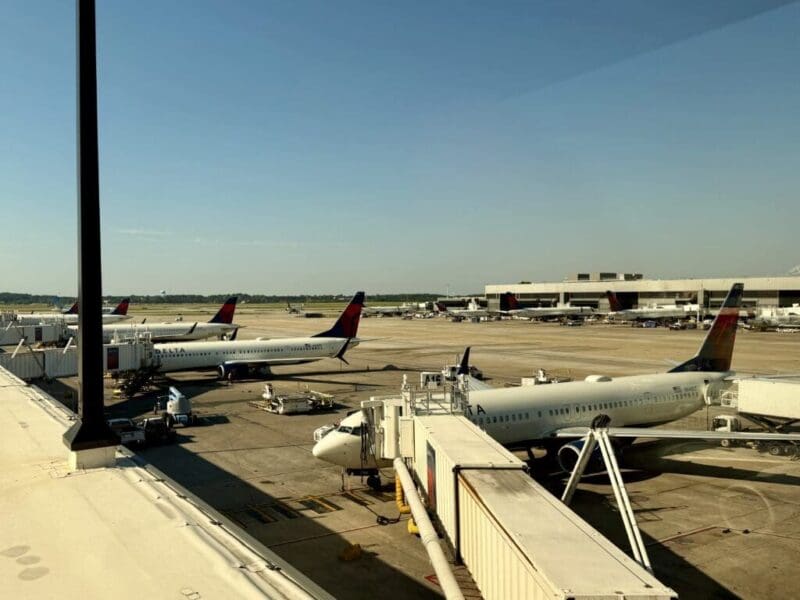 Review: American Airlines Admirals Club Concourse C Charlotte (CLT ...